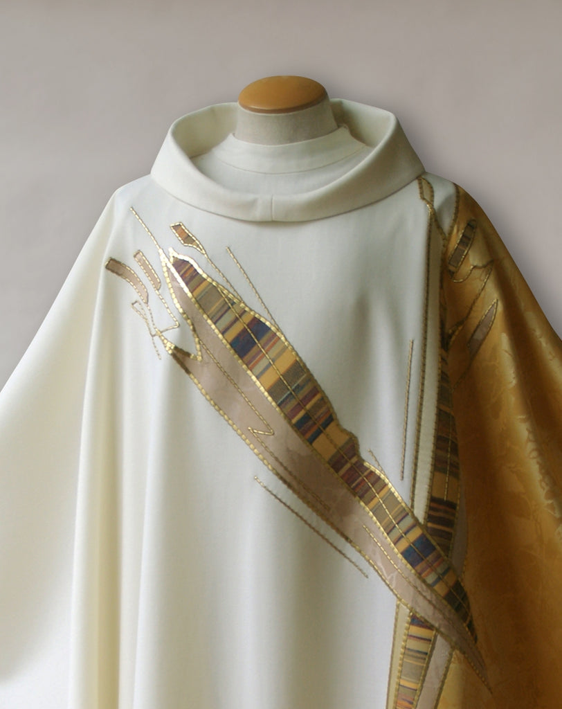 Paintbrush Cross White & Gold Chasuble – Bramante Studio